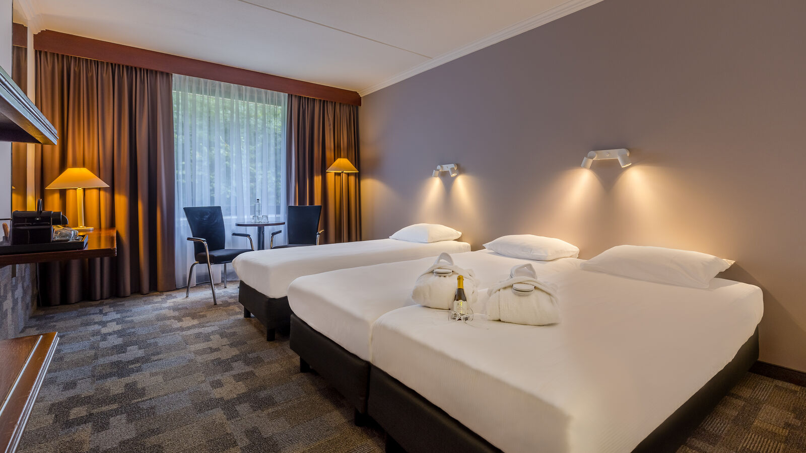 Postillion Hotels • Meet, work, stay.